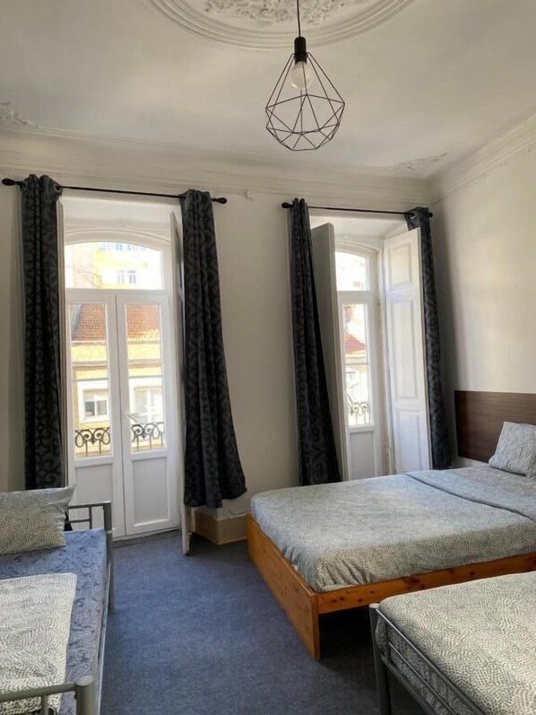 Wi-Fi de cortesia, roupa de cama