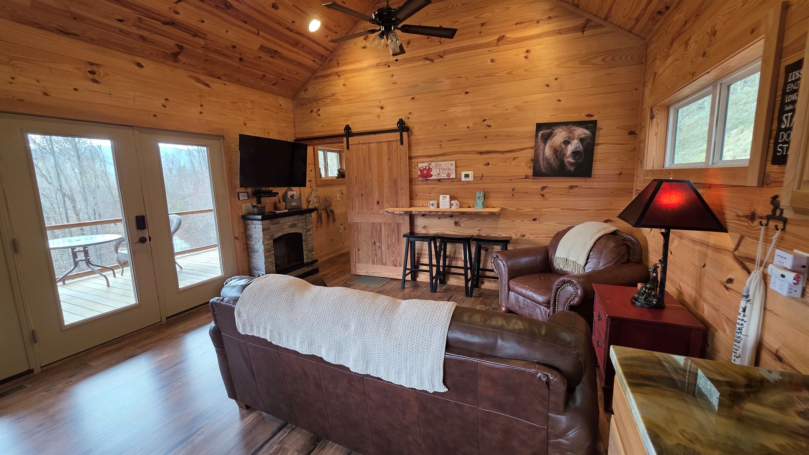 Romantic Getaway Starts Here! Views, Hot Tub&robes - Cherokee, NC