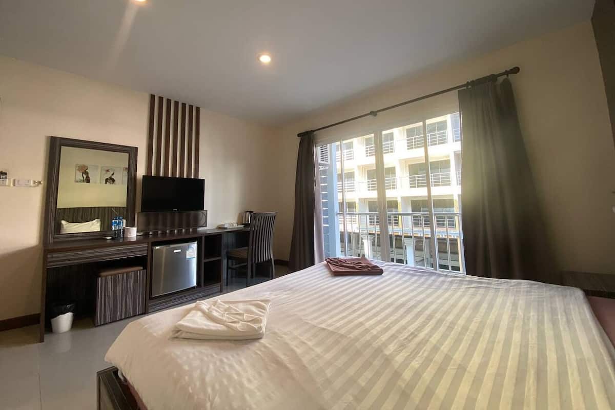Quarto casal luxo | Wi-Fi de cortesia, roupa de cama