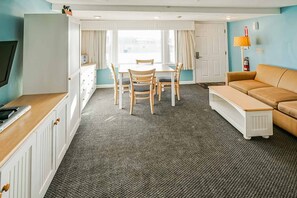Condo standard, 2 quartos | Área de estar