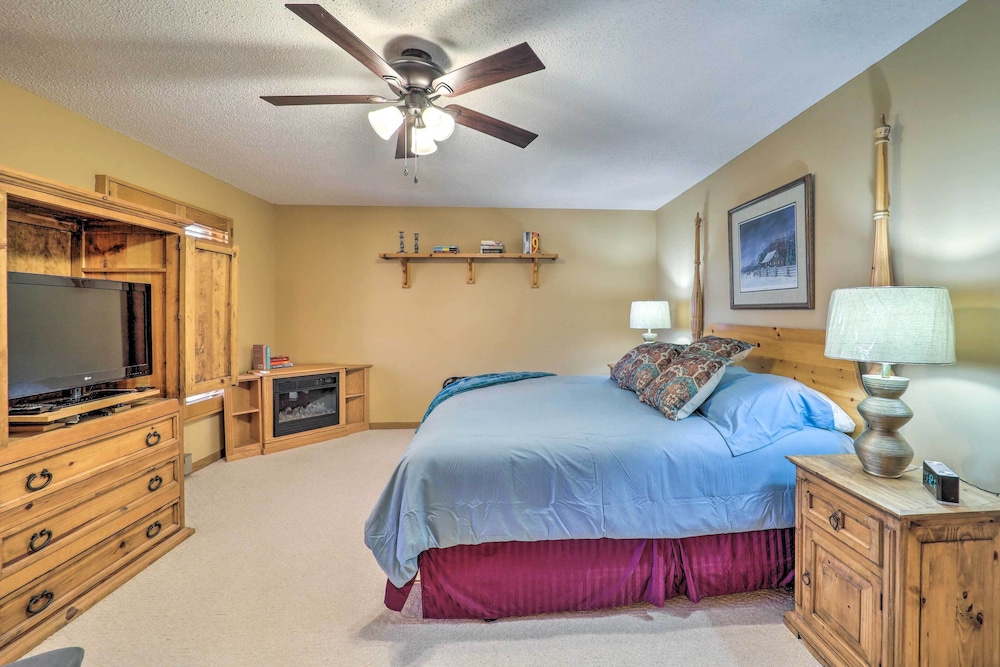 Near Beech Mountain: Crimson Cabin w/ Views - Beech Mountain | Vrbo