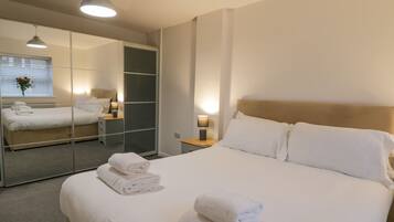 3 quartos, com decoração personalizada, com mobília individualizada