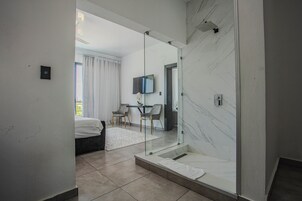 Apartamento Deluxe | Roupa de alta qualidade, cofre no quarto, com decoração personalizada 