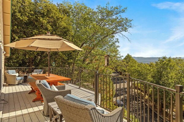 Bearfoot Lodge Near Hiking & Skiing! - San Bernardino