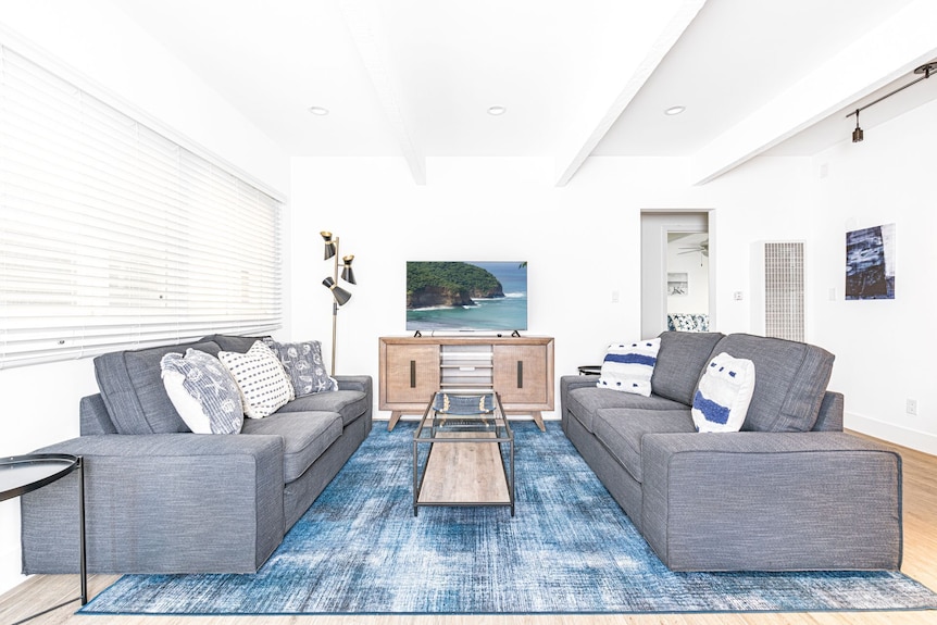 Back Cottage One House From The Beach | Super Central - No Car Needed! - Newport Beach, CA