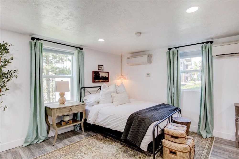 Garden Level Studio Apt ⊹City Views⊹ Near U Of U - 유타