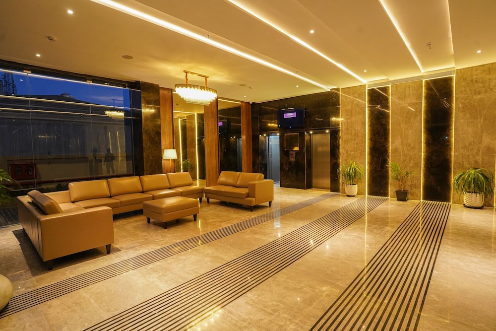 V Five Hotel - Chennai