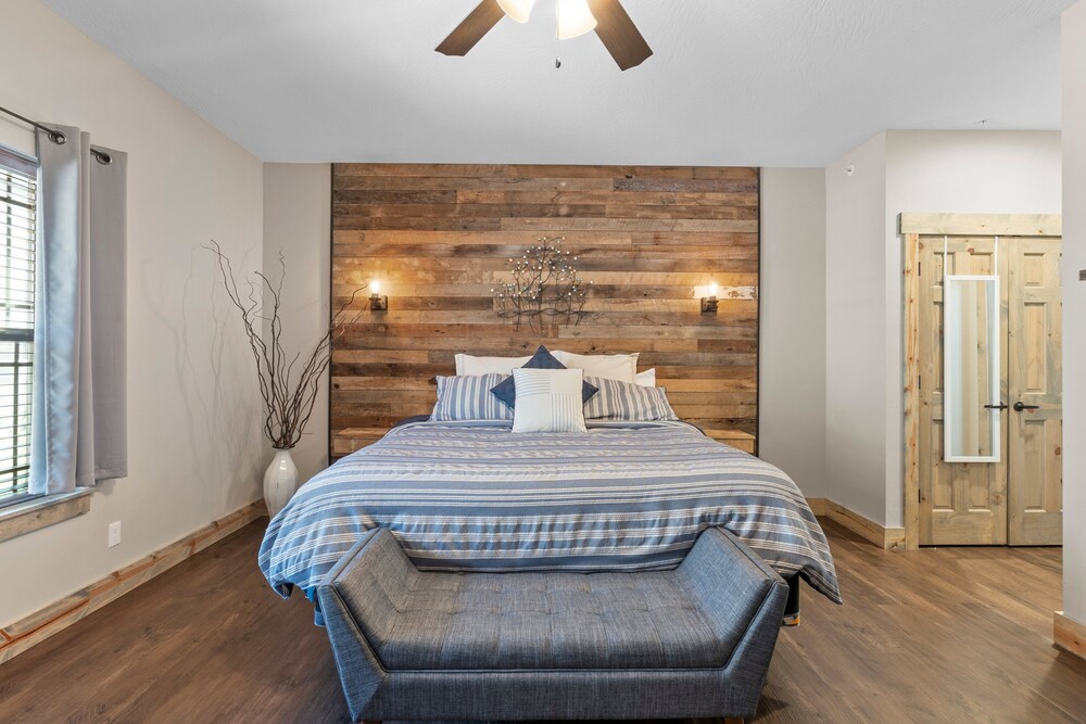 Lakefront Haven, an Amazing 9 Bedroom Vacation Home Where the Fun Never ...