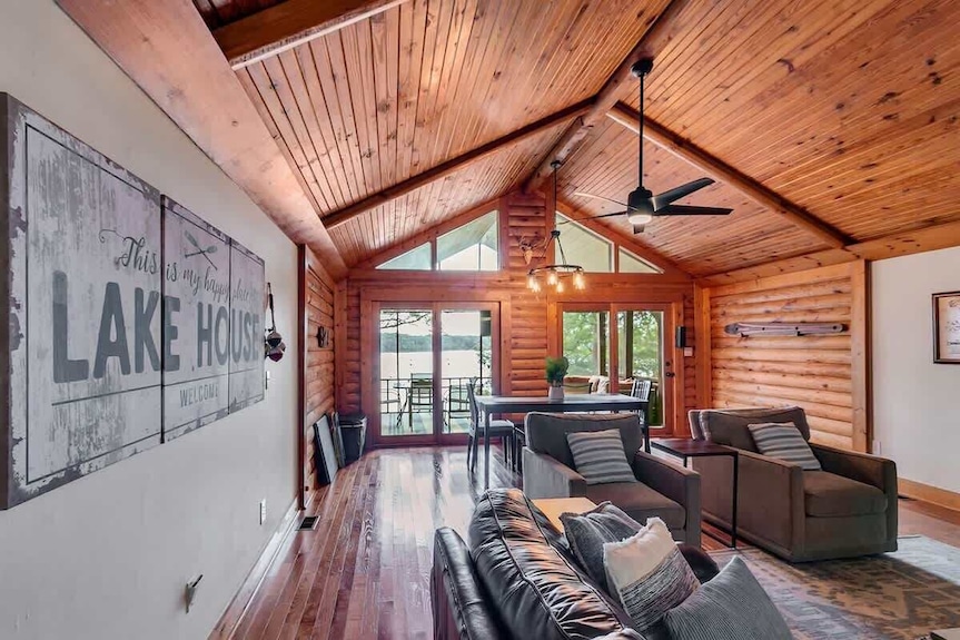 Lakefront Getaway Game Room Hot Tub & Dock - Kentucky Lake