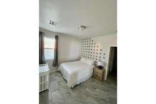 Beautiful 4 Bedroom Home: Clean And Spacious - Santa Teresa, NM
