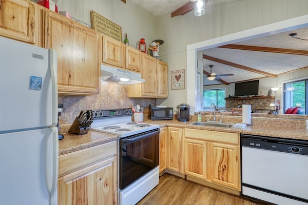 Sugar Mountain Condo By The Ski Hill Overlooking Tree Tops - Sugar Mountain, NC