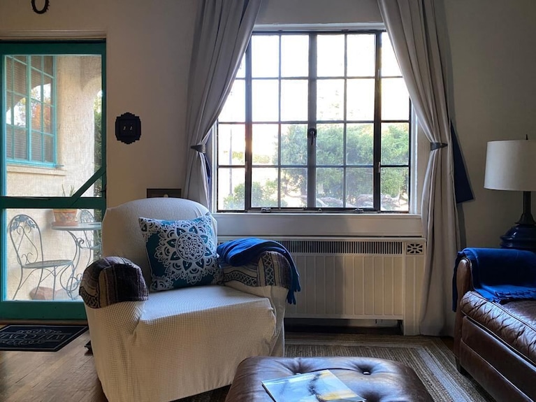 The Walton- A Centrally Located Historic Apartment - Silver City, NM