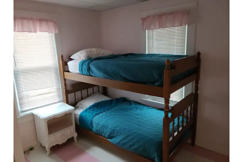 Cheerful 3 Bedroom Cottage In Lakeside Ohio - 오하이오