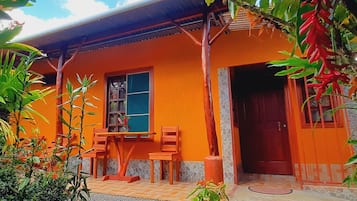 Quarto | Roupa hipoalergénica, com decoração personalizada