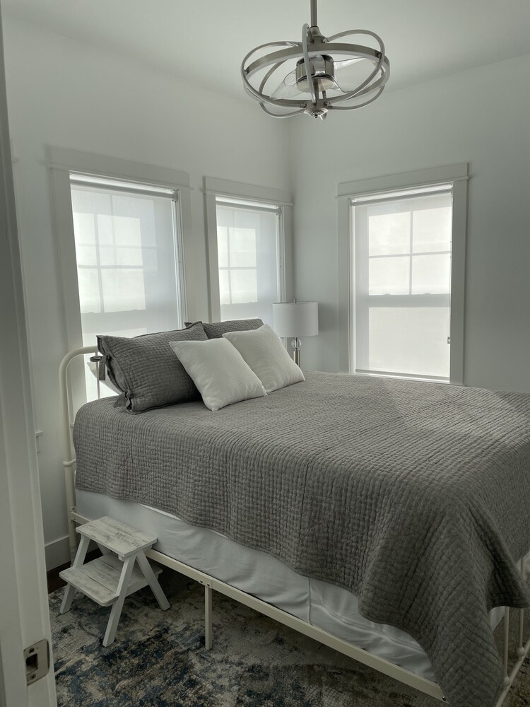 Riverwalk One Condo With Rooftop Deck - Charlevoix, MI