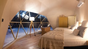 Quarto Comfort | Camas de colchão viscoelástico, minibar com produtos grátis 