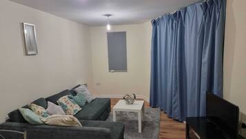 Apartamento, várias camas | Interior
