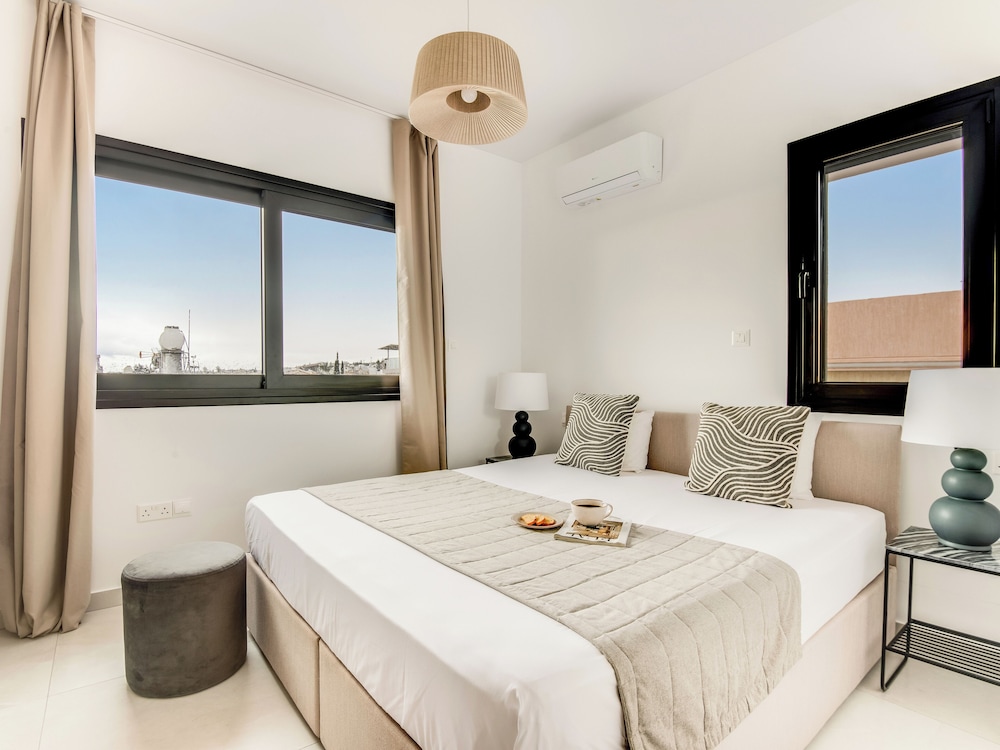 Sanders Only - Charming 2-bdr Apt With Balcony - Limassol