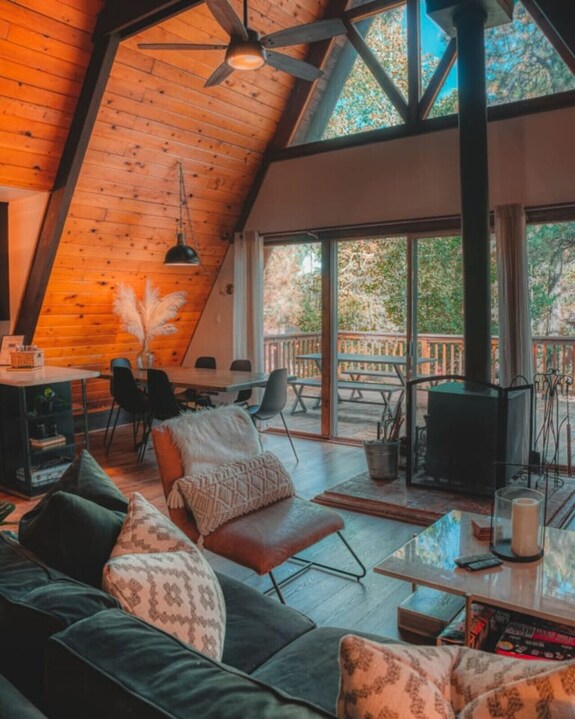 Mountain Modern A-frame Retreat - Munds Park, AZ