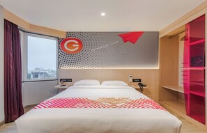 Quarto superluxo, 1 cama Queen | Cofres nos quartos, ferros/tábuas de passar roupa, Wi-Fi de cortesia