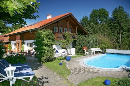 Erstklassige Ferienunterkünfte mit Pool oder Privatpool in Bernried am ...