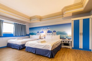 Quarto quádruplo luxo, para não fumantes, banheira | Wi-Fi de cortesia
