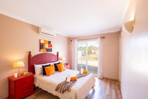 Stylish Villa W/ Heatable Pool Near Galé Beach - Portugal