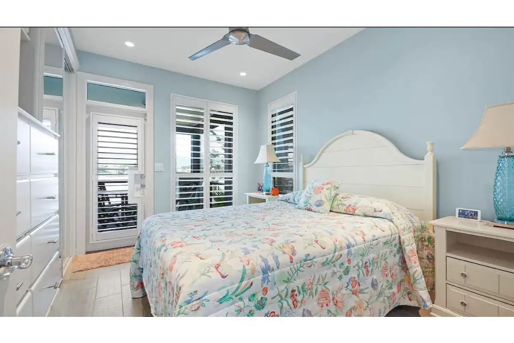 Beautiful Villa With Easy Beach Access - Destin, FL