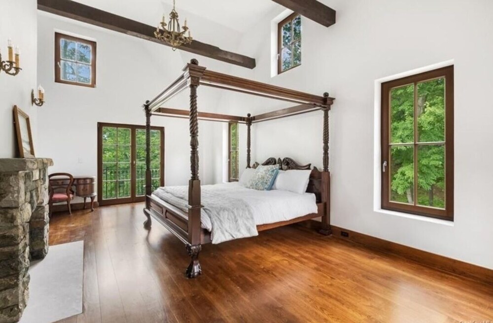 Garrison Castle Retreat 5B/4B Fireplace Pond Hike - Philipstown | Vrbo