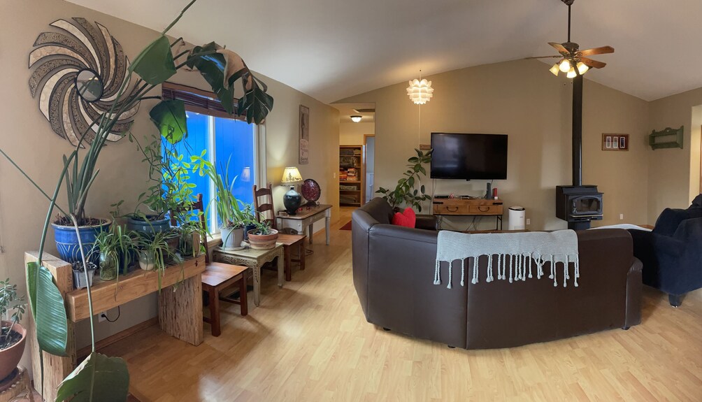 Quiet Neighborhood * Convenient Location * Fenced Yard* Easy Access - Bend, OR