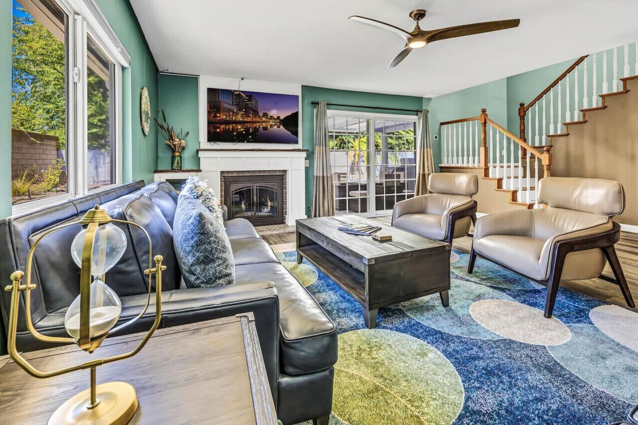 Stunning 4br Laguna Hills Oasis W/ Private Pool - Lake Forest, CA