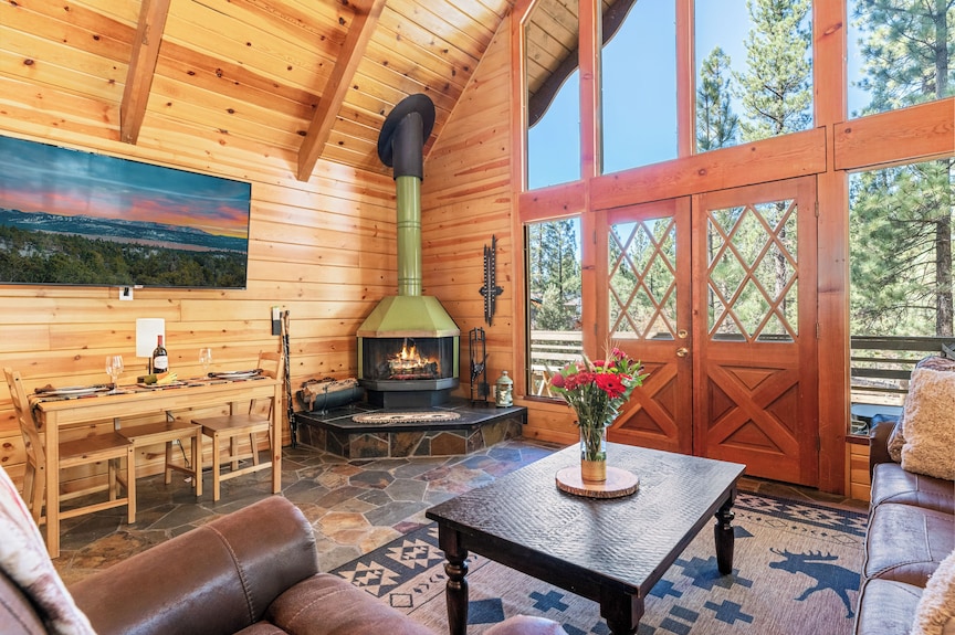 Stunning Chalet W/ Central Ac. Close To Lake And Village- Spa, Fireplace And Bbq - Californie