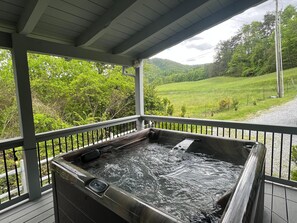 Casa, várias camas (Lunar Lodge #317) | Banheira de hidromassagem exterior