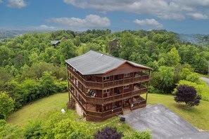 Casa, várias camas (ROCKY TOP VIEWS #668) | Fachada