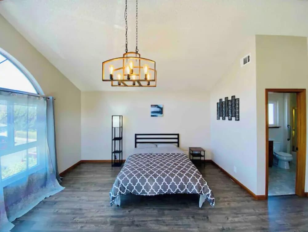 Spacious 3b2b Home: Prime Location - Fremont, CA