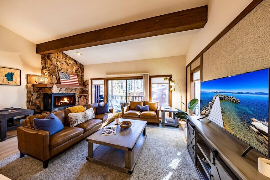 Modern Condo | Private Beach & Decks | Sleeps 8 - Nevada