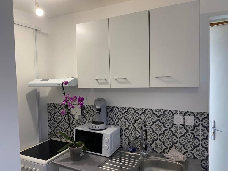 A 5 Minutes De Chambly, Petite Maison Au Fond Du Jardin - Oise