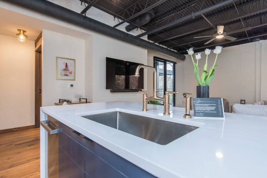 Count Fleet @ 3forty /2br Apt/ Walk To Rupp Arena - Lexington, KY