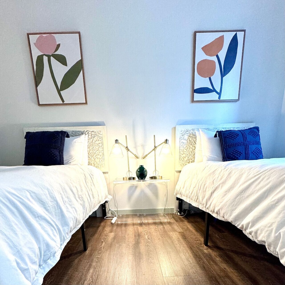 South Shore Condo @ Bayfield Guest House - Bayfield, WI