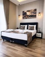 DOUBLE ROOM | Sala de estar | Televisor de ecrã plano de 32 polegadas com canais via satélite 