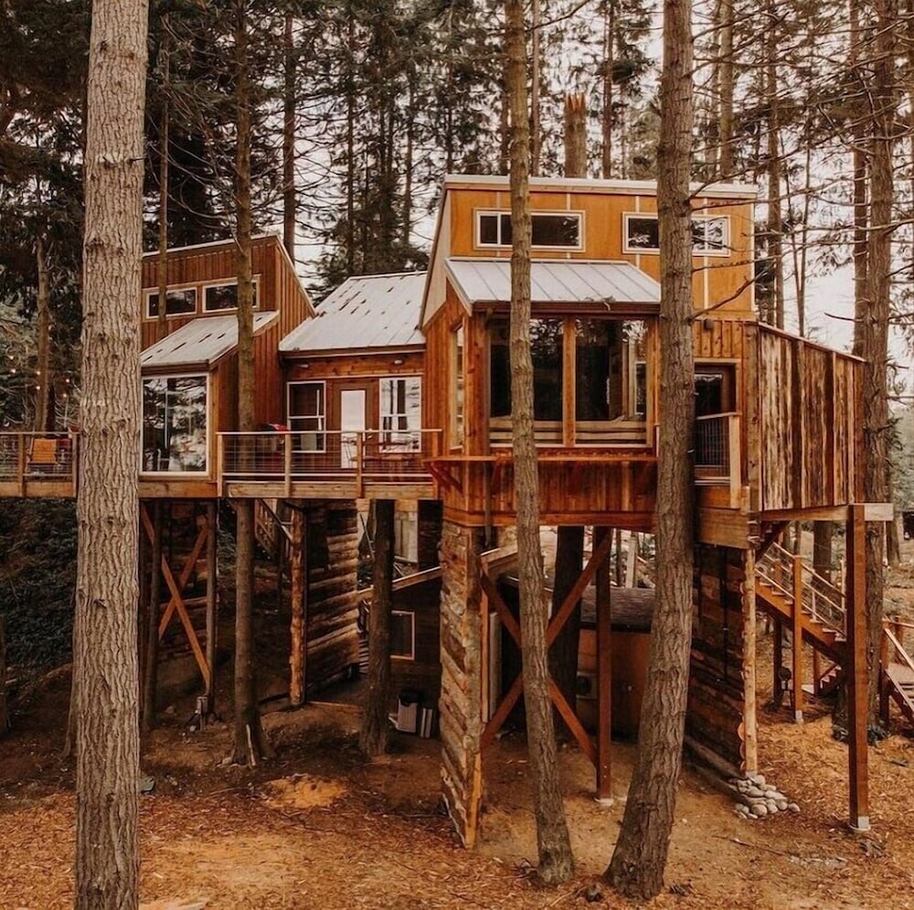 Treehouse over the water - Eagle's Nest in Port Angeles | Best Rates ...