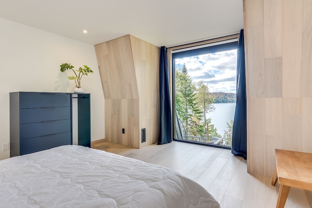 Beautiful and unique Quebec cottage: Le chêne blanc - Entrelacs | Vrbo