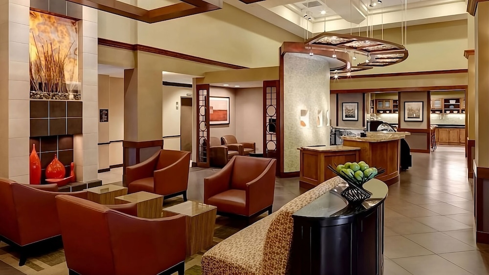 Great Relaxing Overnight Stay! 3 Great Units! Pool Access And Free Parking! - Duluth, GA