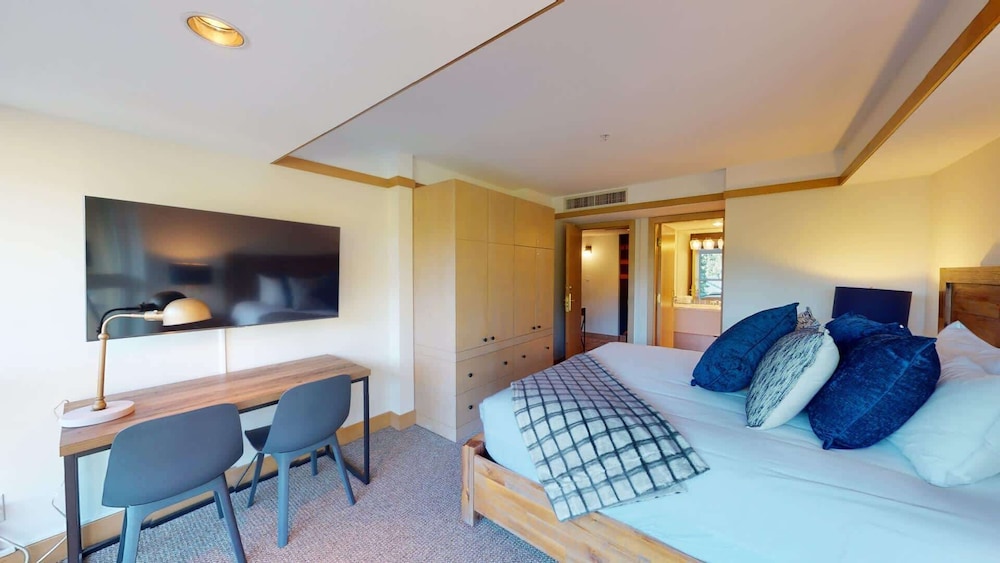 Whistler - Le Chamois - 1 Bedroom #411 - Whistler