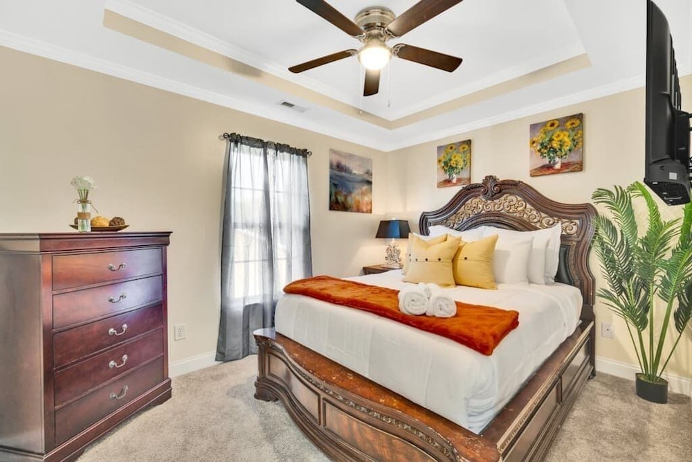 Cozy 2b Townhouse King Bed / Jacuzzi / Tv In Brs - Concord, NC