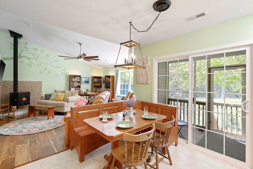 Delightful Duck Farm Cottage, 5 Min Walk To State Park! Gated, A Hidden Gem! - Greenville, SC