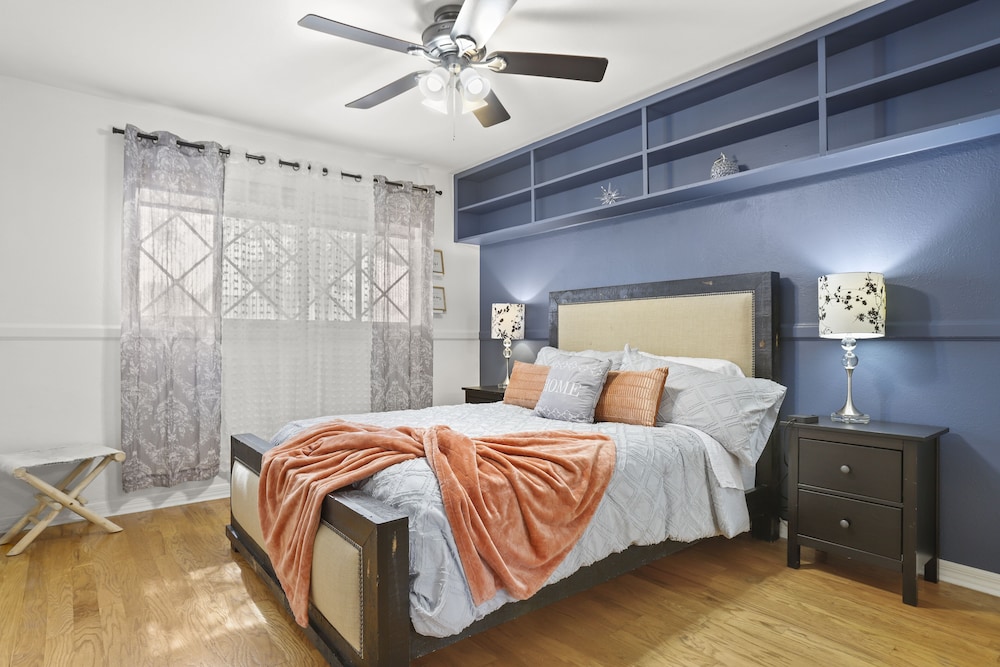 Near Old Town Scottsdale,Tempe and ASU. Amazing pool and yard - 3 br ...