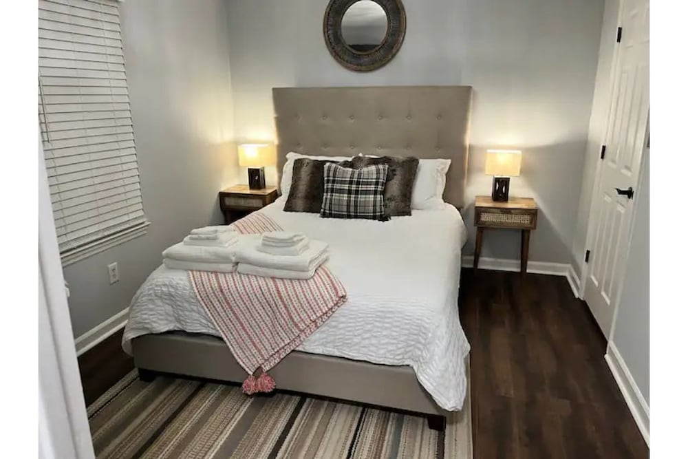 The Red Magnolia, Refreshing, Cozy, Game Room, Historic Roswell! - Johns Creek, GA