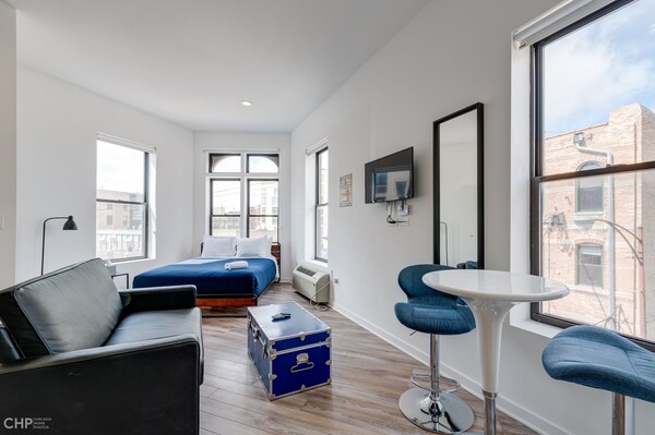 River West, Second Floor Chicago By 747 Lofts - Chicago, IL