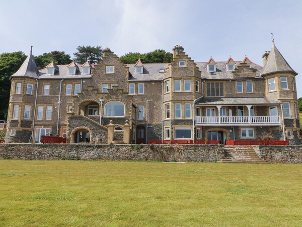 On The Straits - Bangor